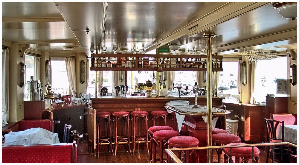 An der Bar der Freya Foto & Bild | wasser, bar, fahrzeuge Bilder auf ...