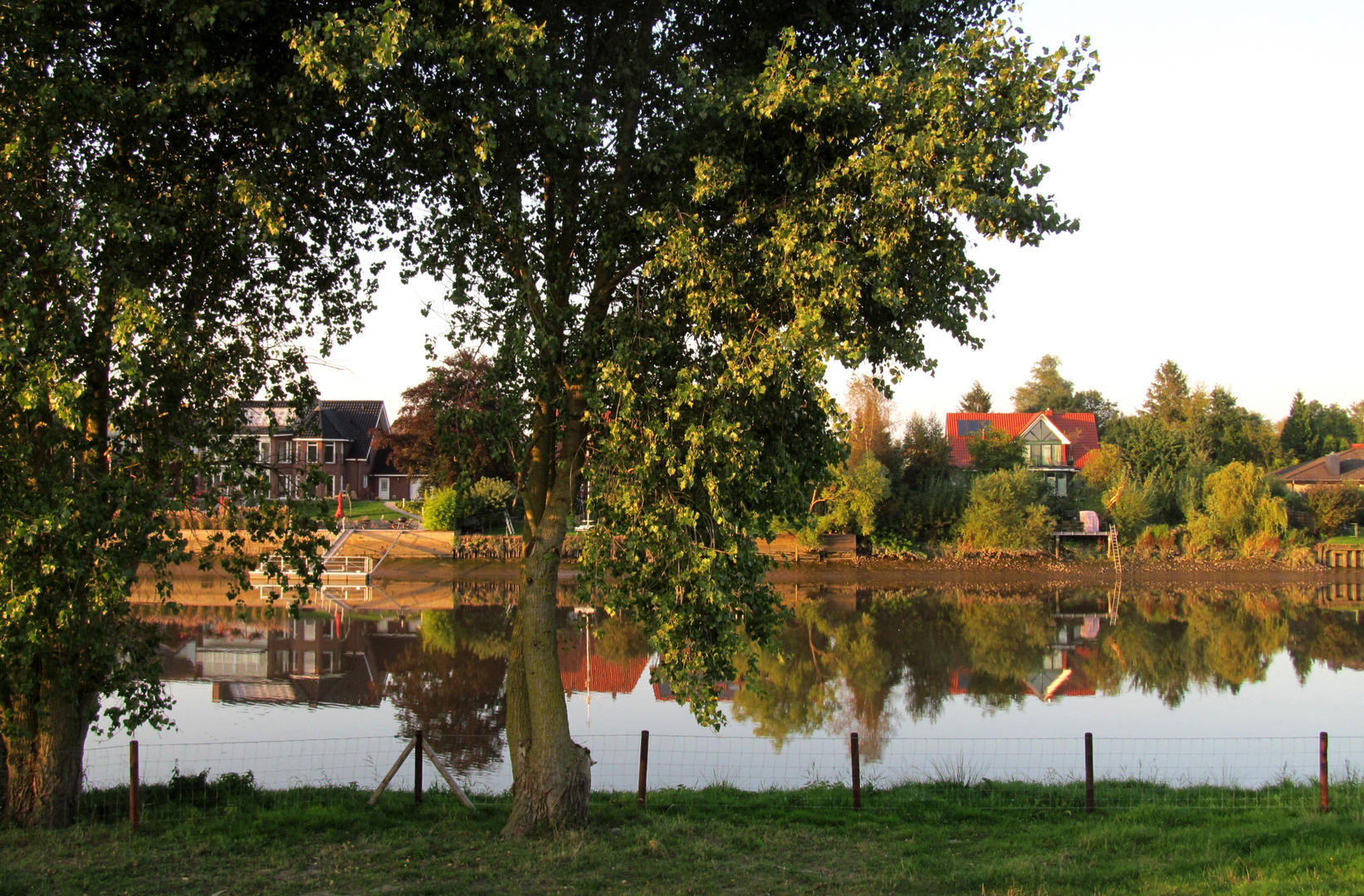 an der Oste .... Foto & Bild | wasser, bäume, baum Bilder auf fotocommunity