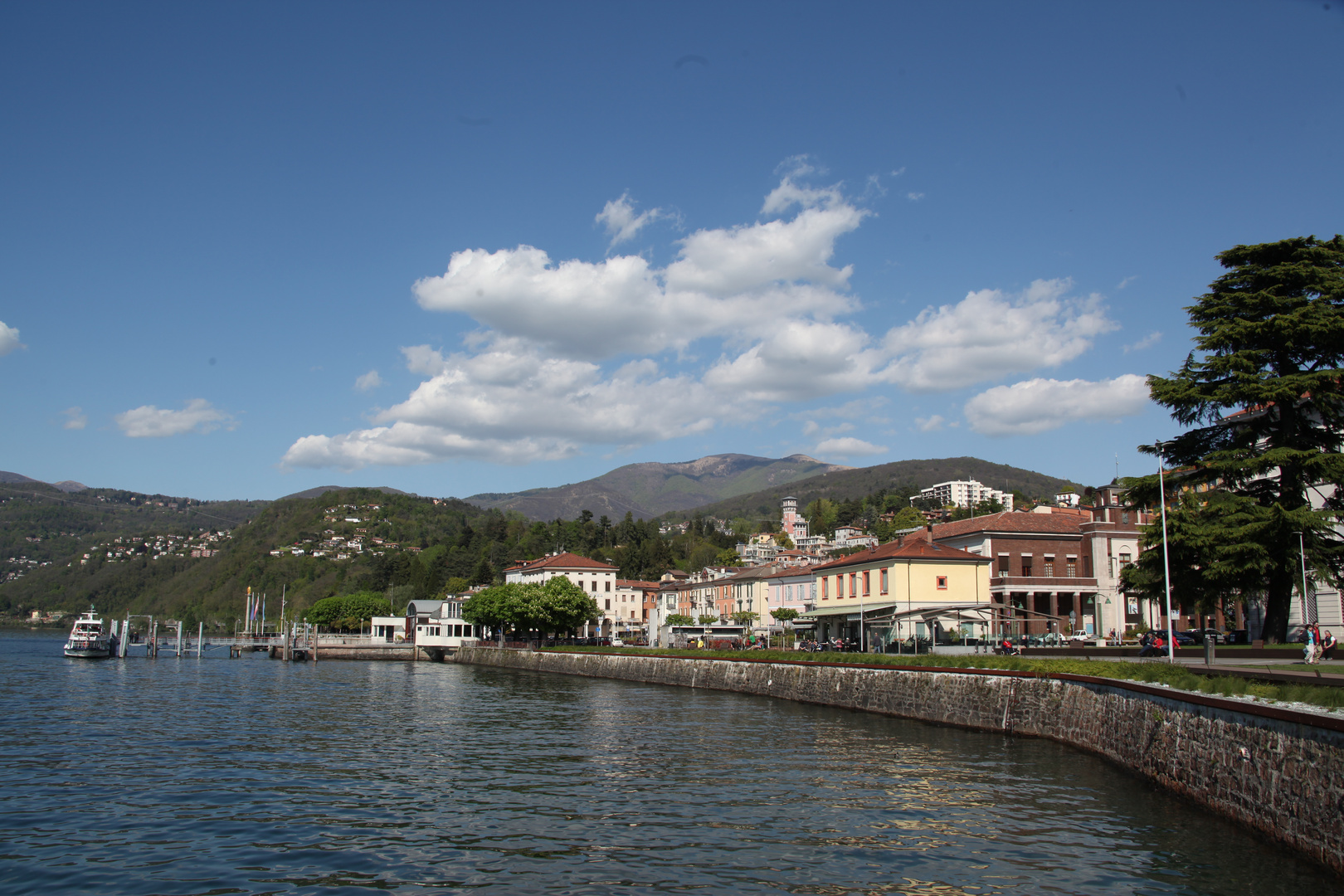 An die schöne Promonade von Gardasee Foto & Bild | gardasee, himmel ...