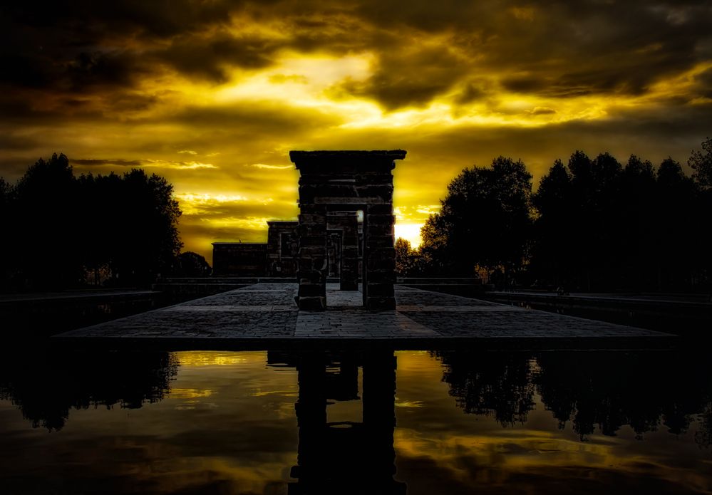 ancient.floating Foto & Bild | architektur, experimente, fotokunst ...