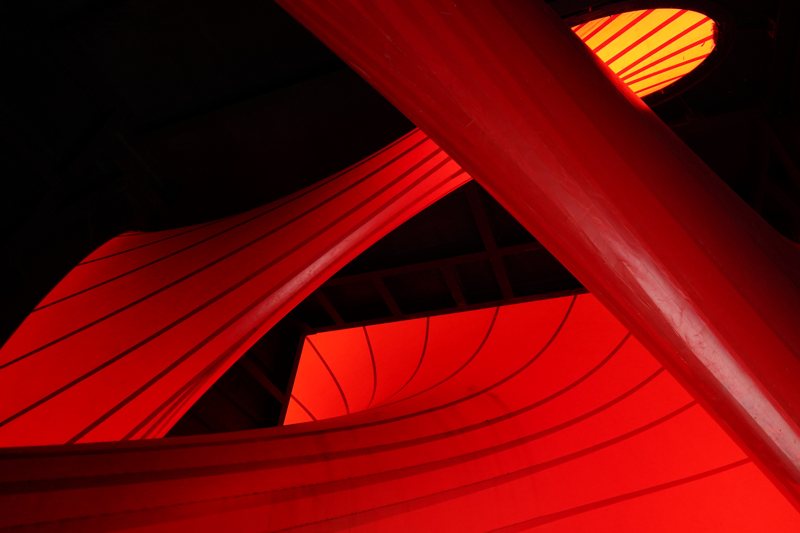 Anish Kapoor; Sectional Body preparing for Monadic Singularity Foto ...