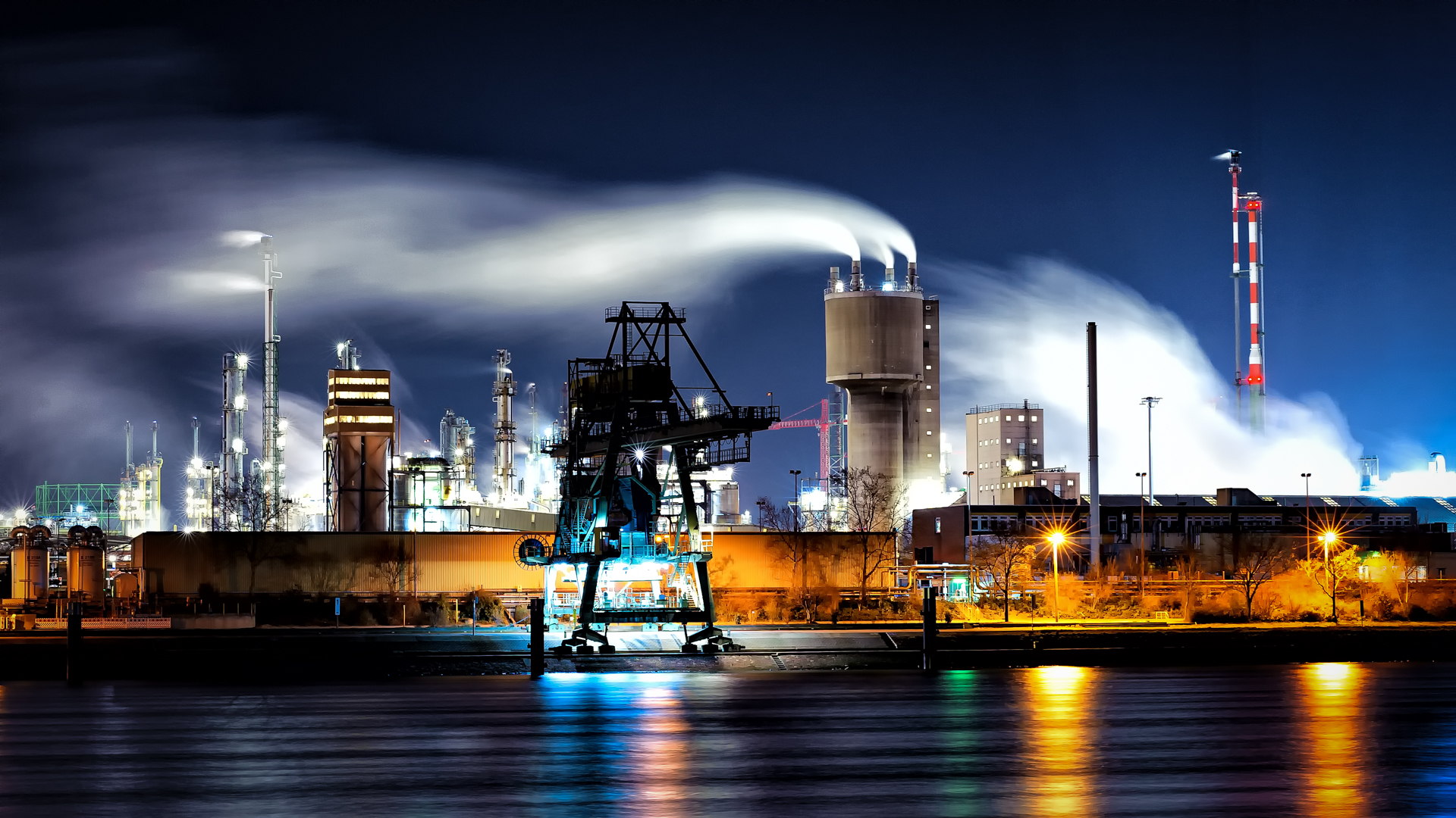 Anlagen der BASF Foto & Bild | industrie und technik, industrie nachts ...