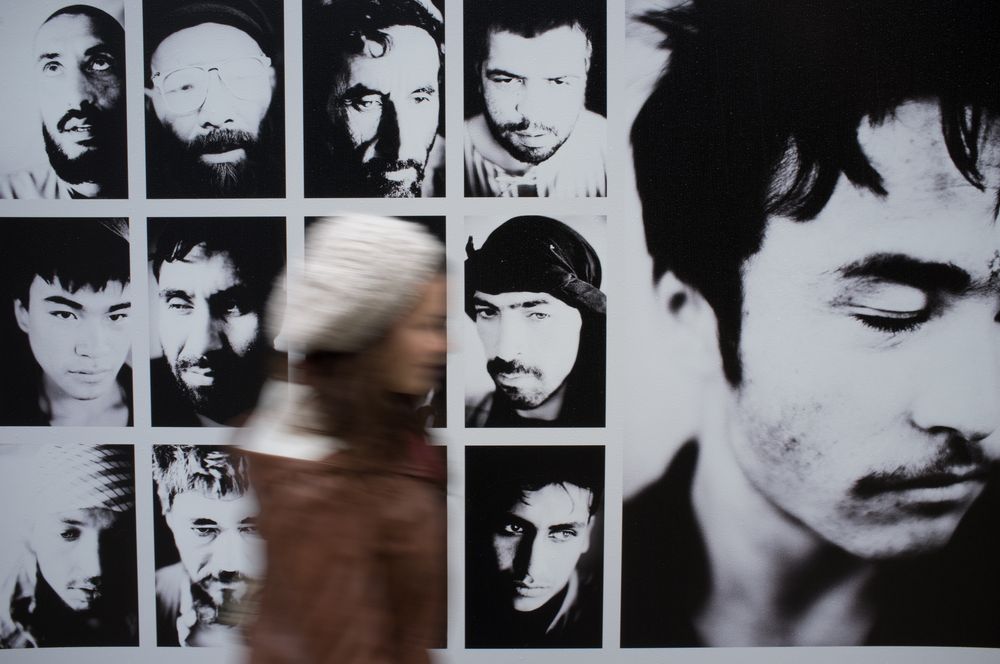 Anna in Paris Foto & Bild | streetfotografie mit menschen, street: spontane portraits, menschen ...