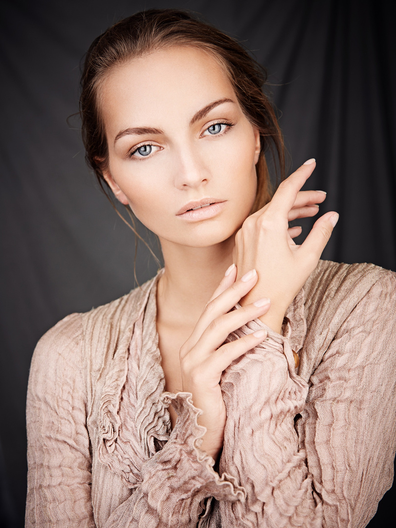 Anna Weiss's Instagram, Twitter & Facebook on IDCrawl