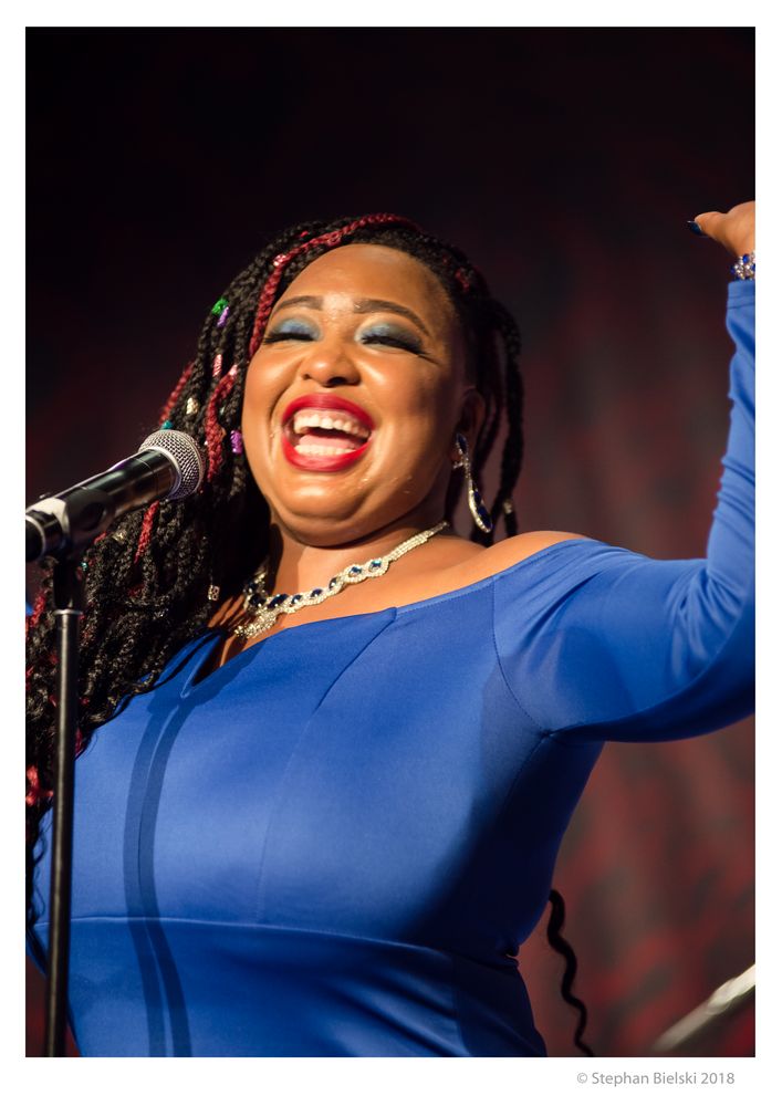 Annika Chambers Foto & Bild | konzert, concert, people Bilder auf ...