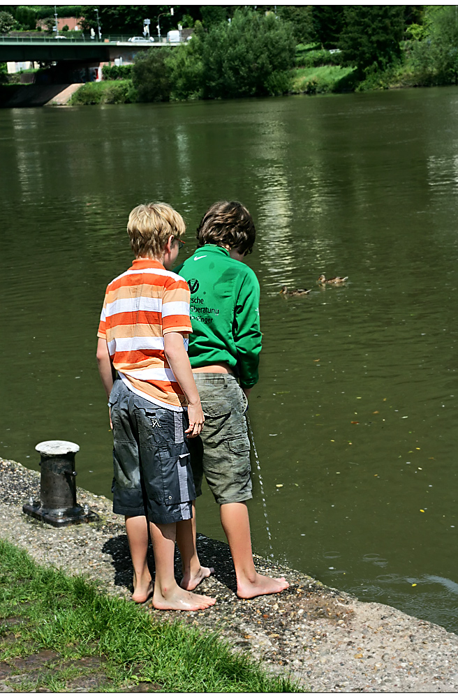 anstehen....:-) Foto & Bild | kinder, kinder im schulalter, menschen Bilder auf fotocommunity