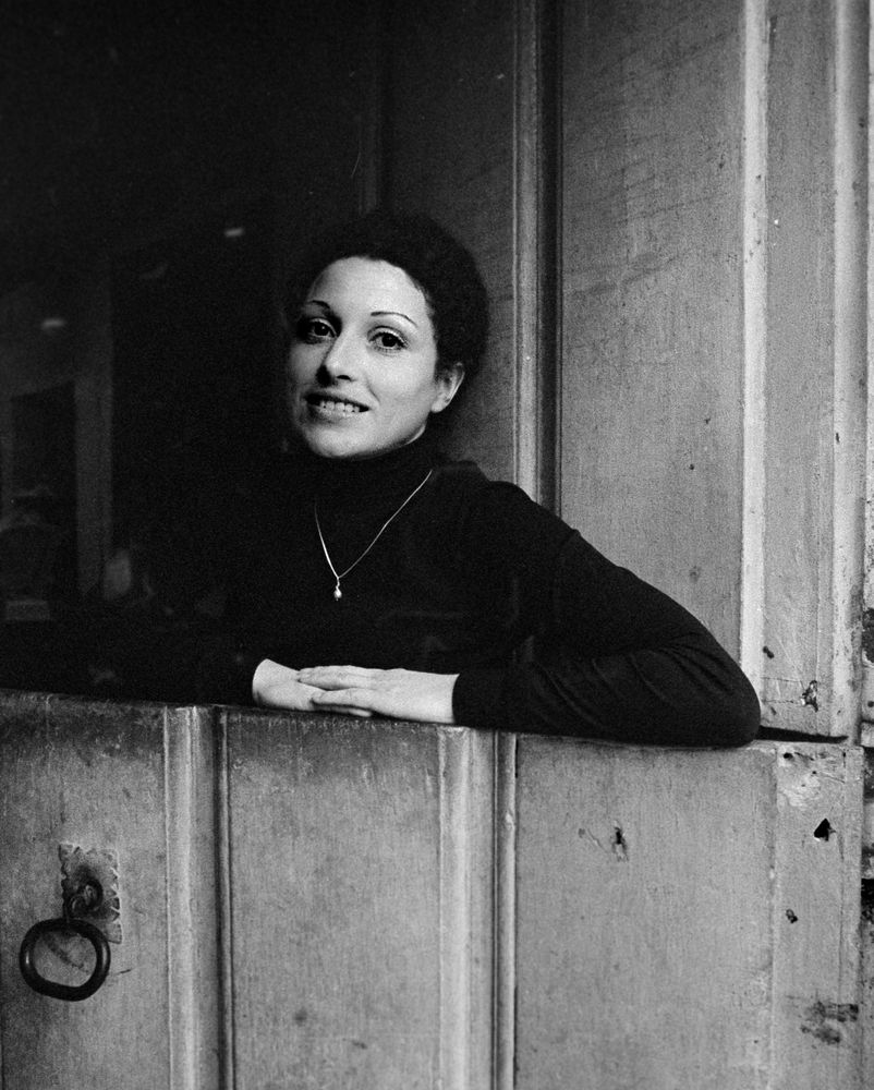 Año 1.975 - EN EL QUICIO DE LA PUERTA Imagen & Foto | europe, spain ...