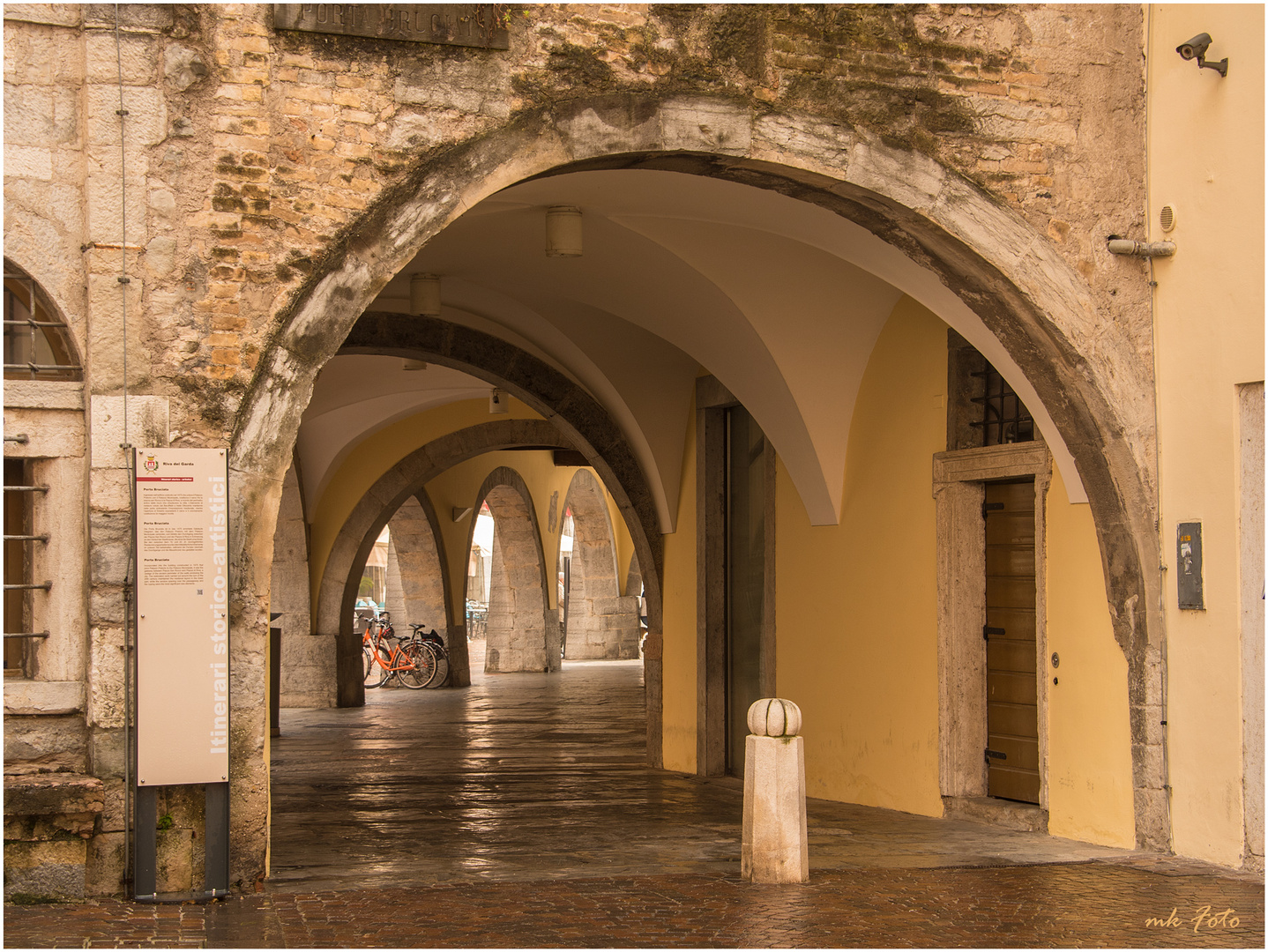 Arkade in Riva Foto & Bild | italy, world, architektur Bilder auf fotocommunity