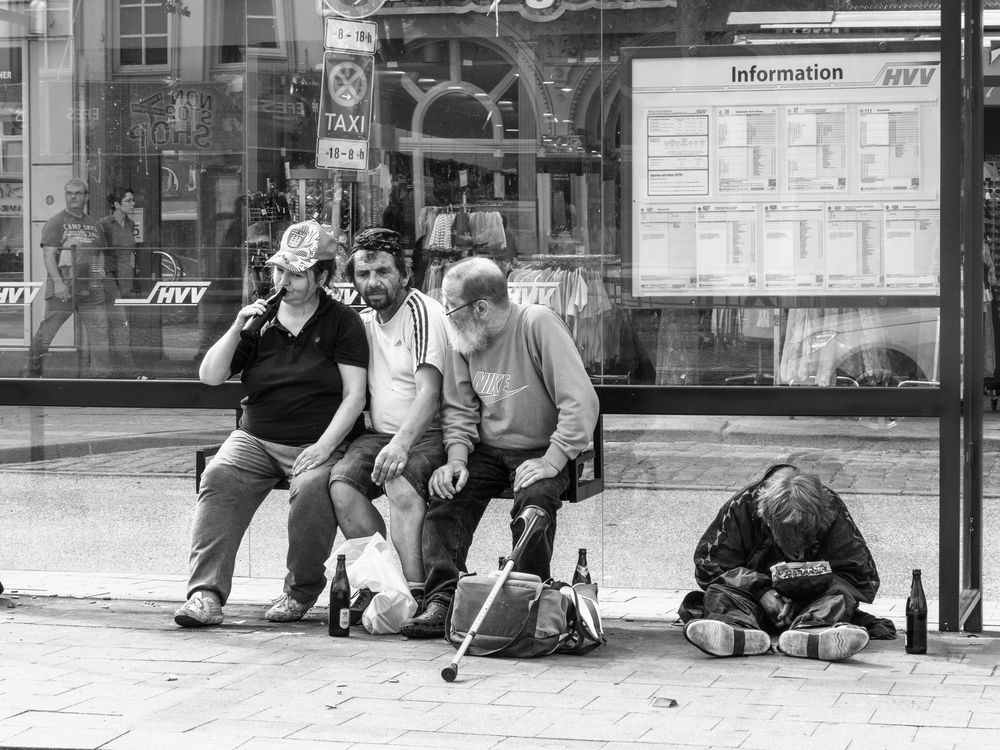 Armut* Foto & Bild | streetfotografie mit menschen, street: spontane portraits, st.pauli Bilder ...