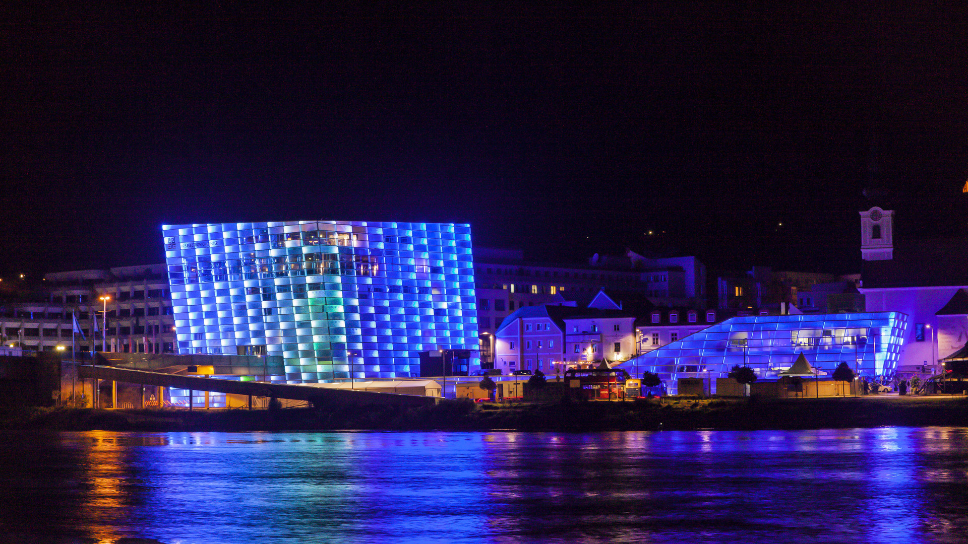 Ars Electronica Center - blau Foto & Bild | archiv, a r c h i v aktuell ...