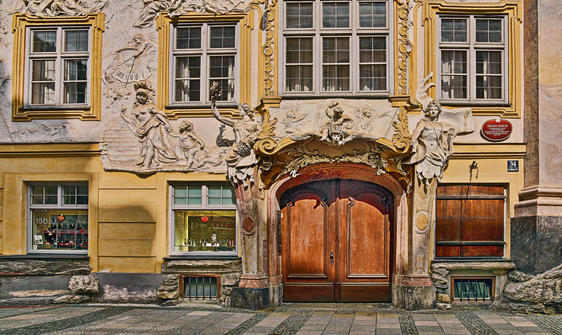 Asamhaus in München-Altstadt Foto & Bild | world, spezial, münchen ...