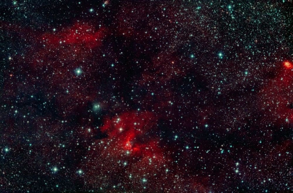 Astronebel im Sternbild Kepheus: SH2-155 (Höhlennebel), SH2-154, vdB 155, NGC 7358 und LDN 1210 ...