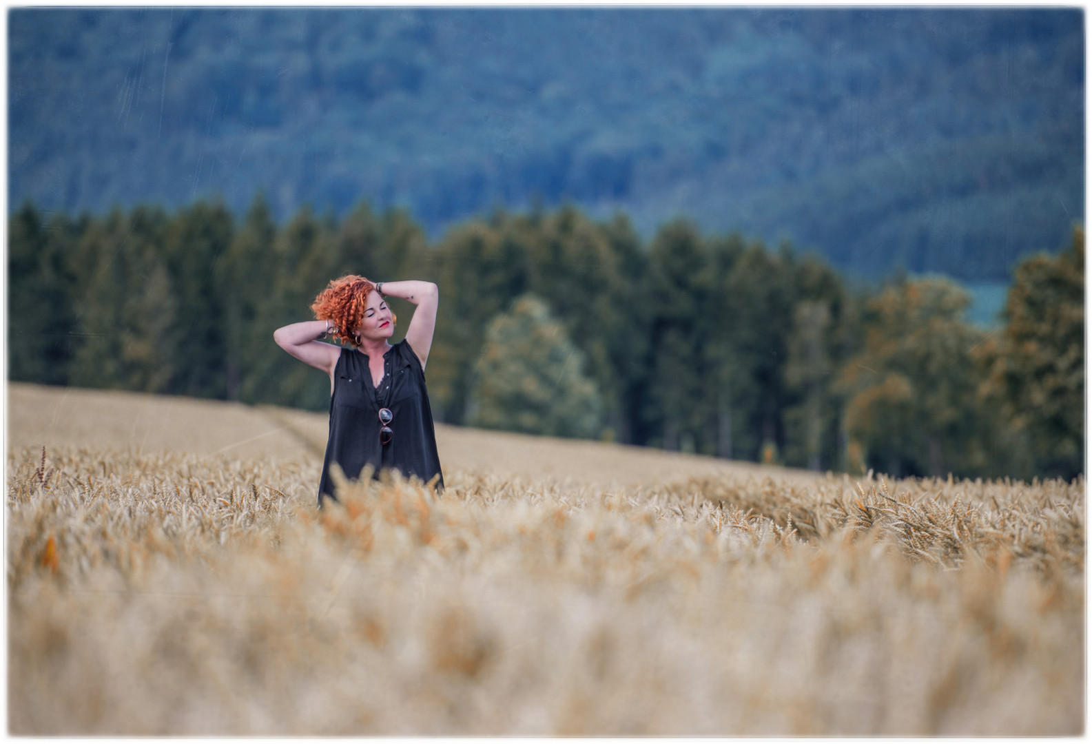 Auch ein blindes Huhn findet ein Kornfeld :)) Foto & Bild | outdoor, natur, portrait Bilder auf ...