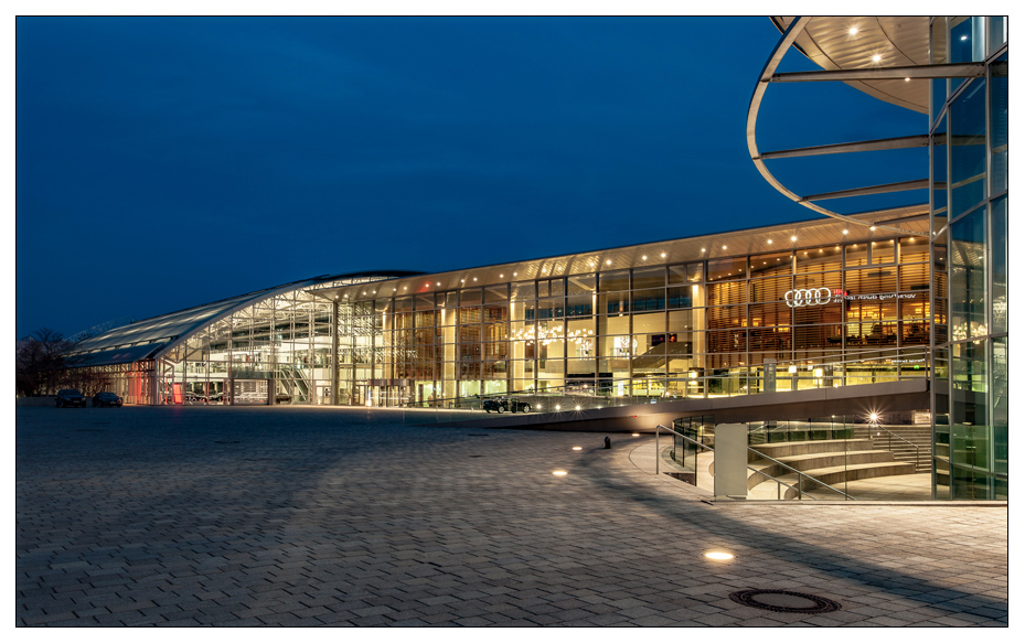 Audi Forum Foto & Bild | nachtaufnahme, blaue stunde, lzb Bilder auf ...
