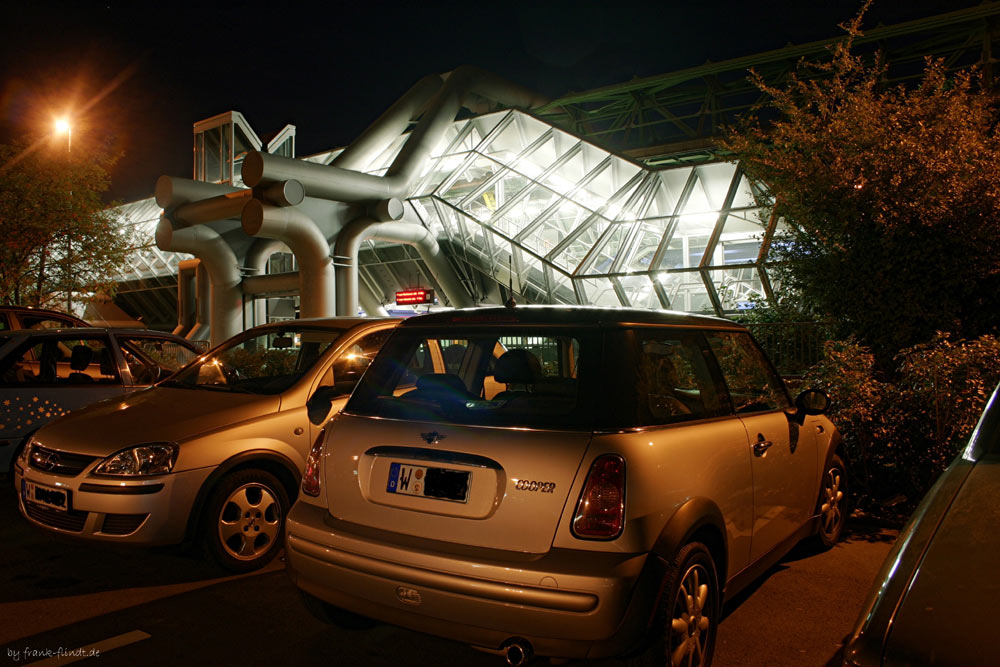 Auf dem Parkplatz Foto & Bild | architektur, architektur bei nacht ...