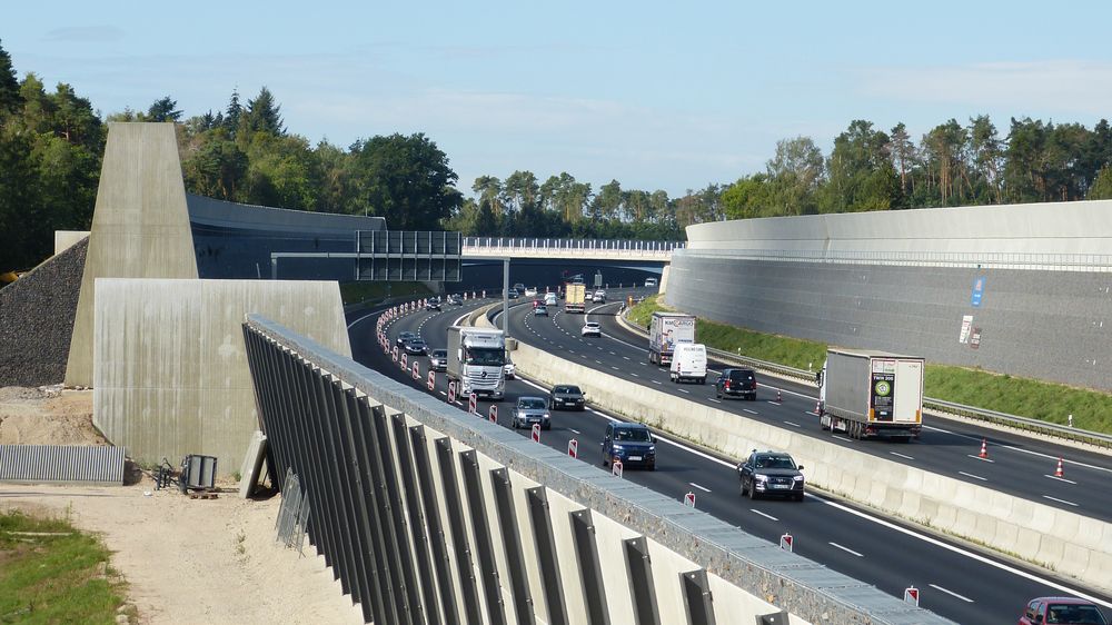 auf der Autobahn Foto & Bild | world, bayern, deutschland Bilder auf ...