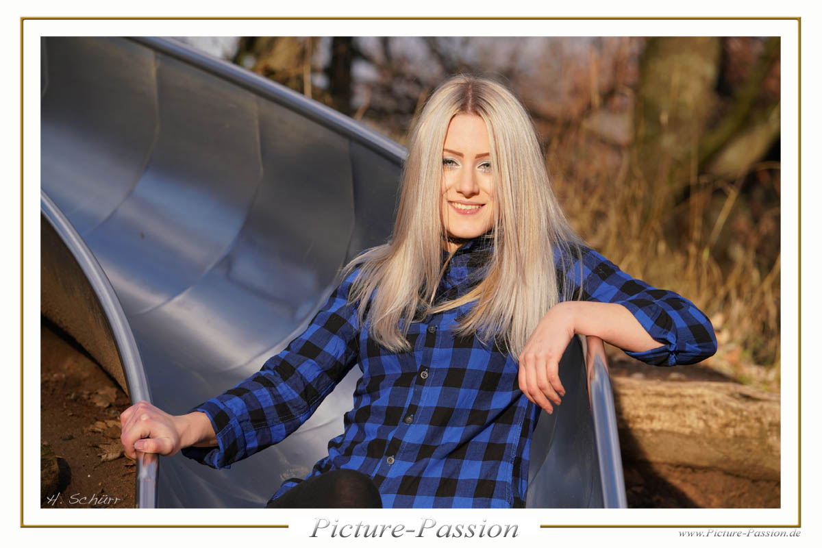 Auf der Rutsche Foto & Bild | portrait, portrait frauen, jugendliche ...