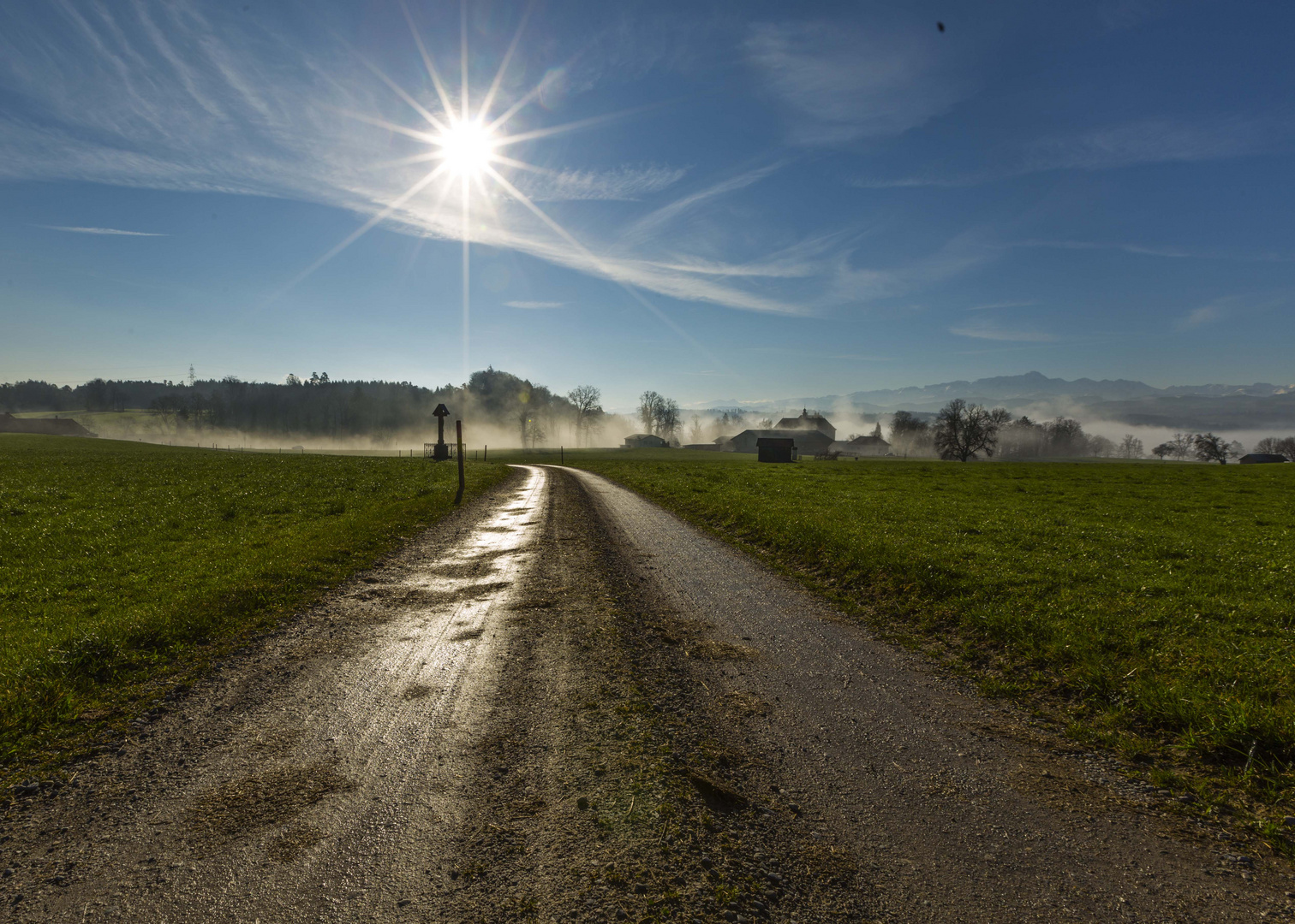 Auf der Strasse in einen neuen Tag Foto & Bild | landschaft, weg, natur ...