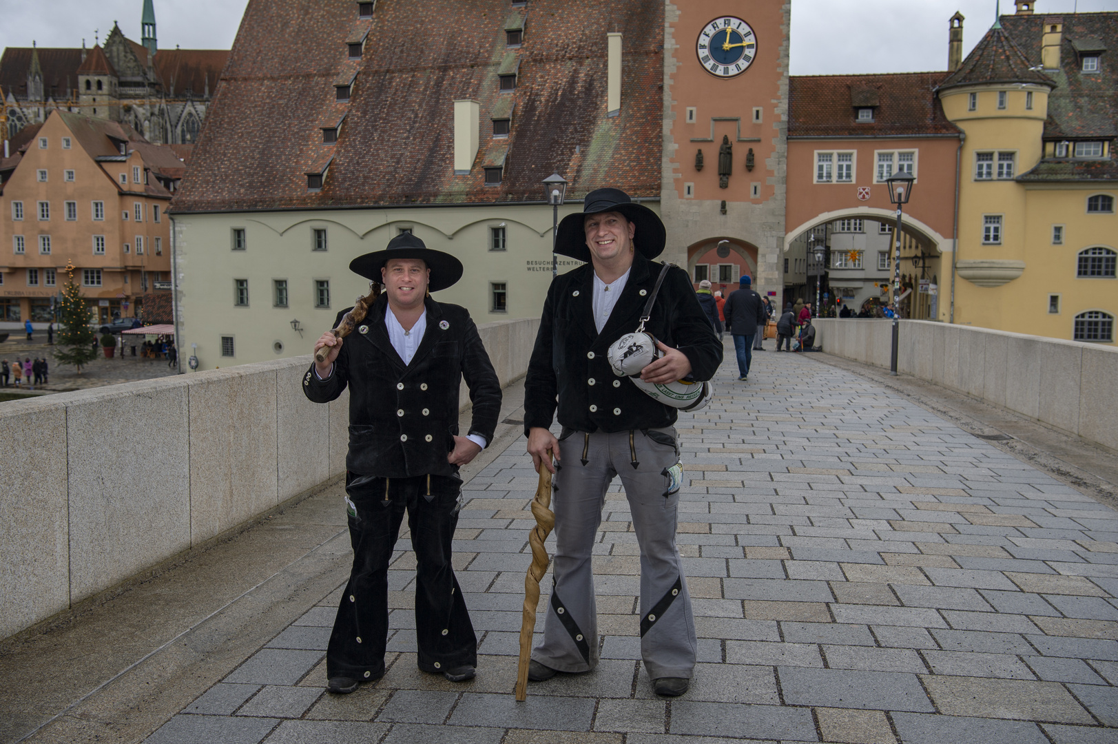 Auf der Walz in Regensburg - Weltkulturerbe hoch 2 Foto & Bild ...