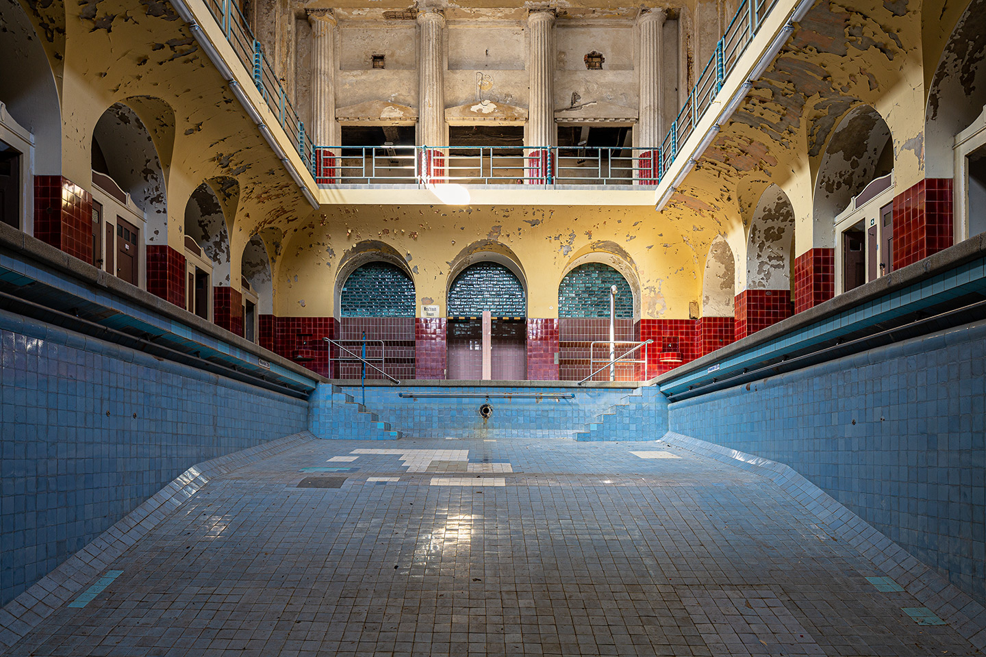 Auf Tauchstation... Foto & Bild | architektur, marodes, lost places ...