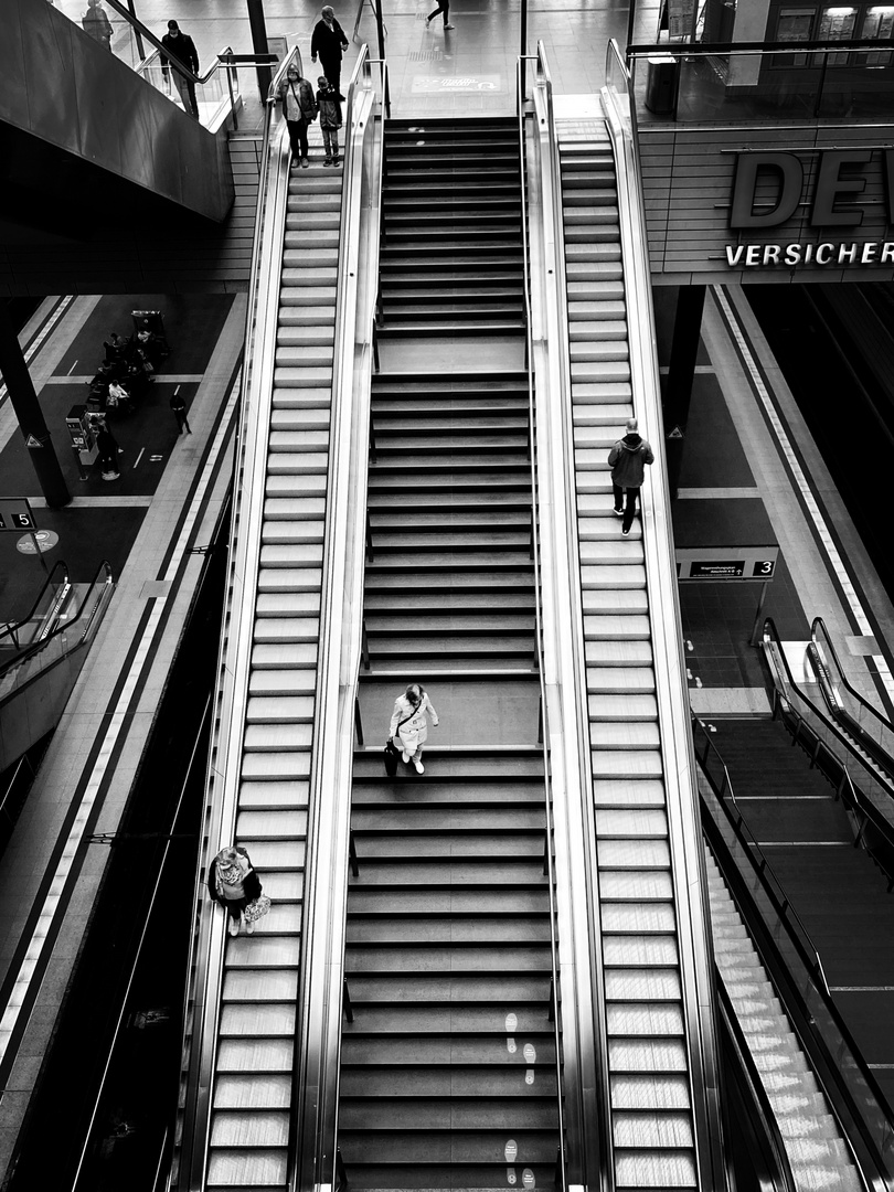 Auf und ab Foto & Bild | streetfotografie mit menschen, street photography, city Bilder auf ...