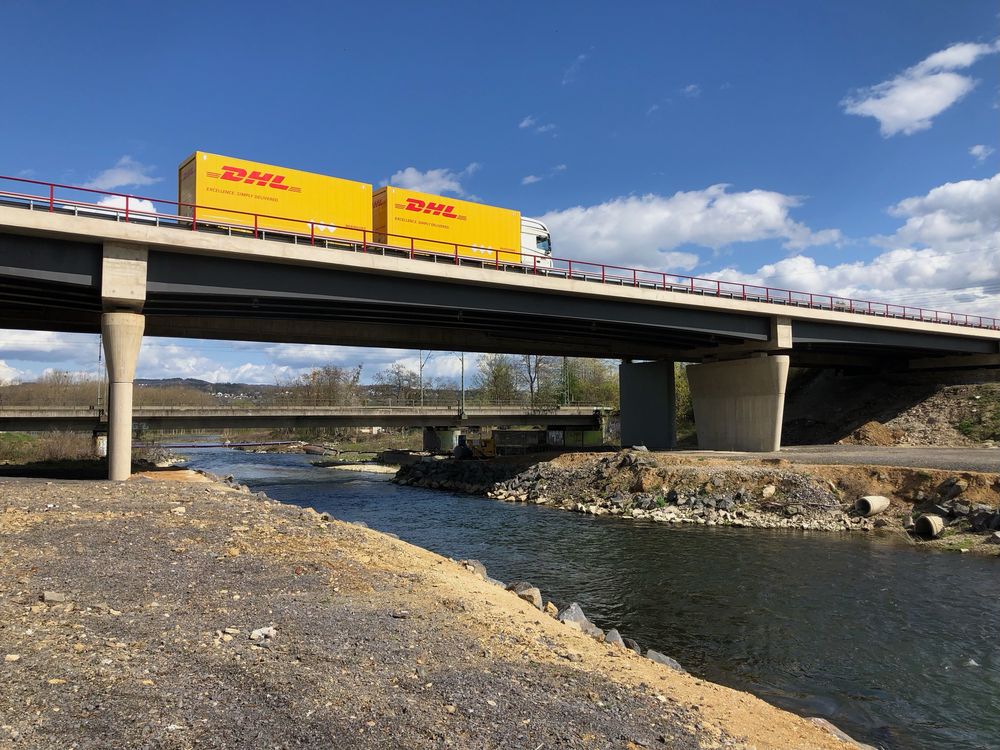 Auferstehung des Ahrtals XVI: Der Verkehr fließt ungehindert Foto ... Auferstehung des Ahrtals XVI: Der Verkehr fließt ungehindert Foto ...