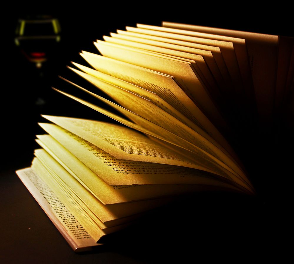 aufgeschlagenes Buch 02 Foto & Bild | licht, stillleben, lesen Bilder ... aufgeschlagenes Buch 02 Foto & Bild | licht, stillleben, lesen Bilder ...