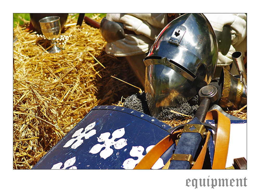 Ausrüstung kommt von Rüstung ... Foto & Bild | kunstfotografie & kultur ...