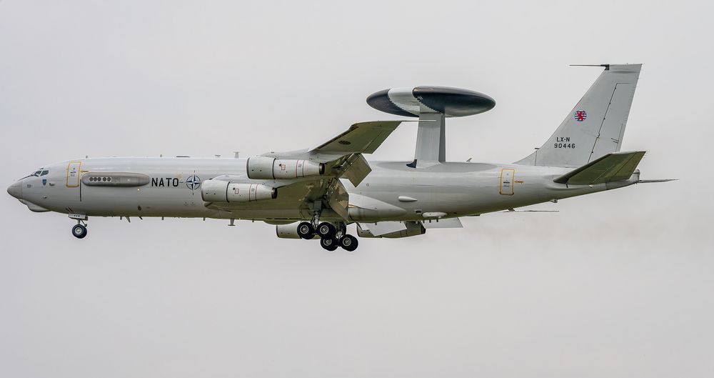 AWACS - Airborne Warning and Control System Foto & Bild | luftfahrt ...