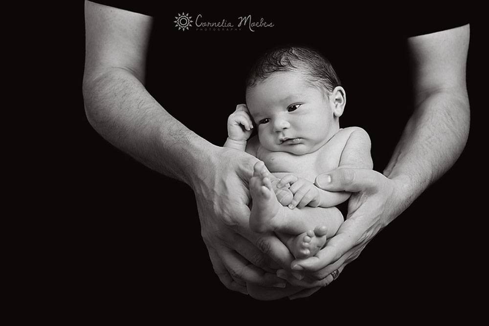 Baby im Arm Foto & Bild | kinder, babies, schwangerschaft Bilder auf ...