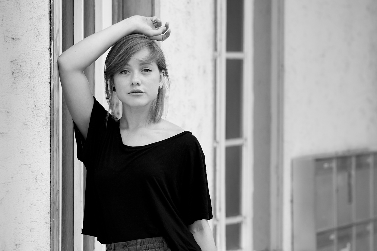 back door Foto & Bild | portrait, portrait frauen, outdoor Bilder auf ...