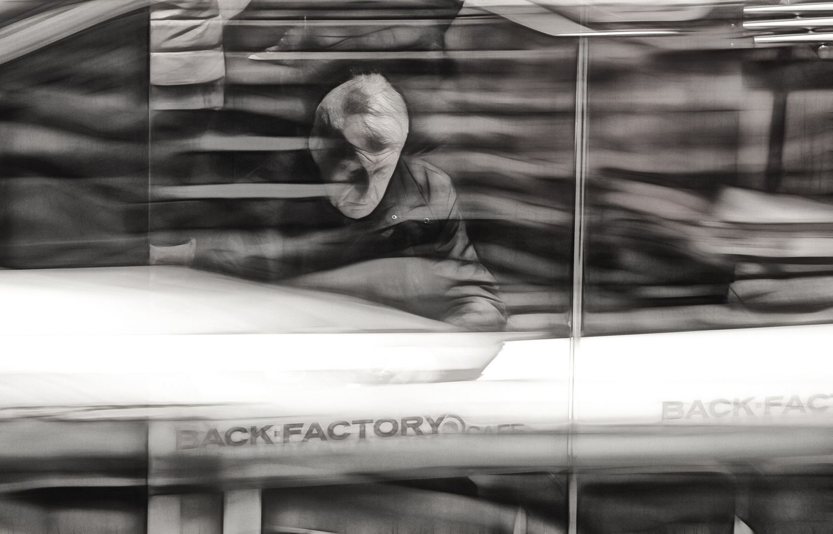 back factory Foto & Bild | streetfotografie mit menschen, fotokunst, monochrome fine art Bilder ...