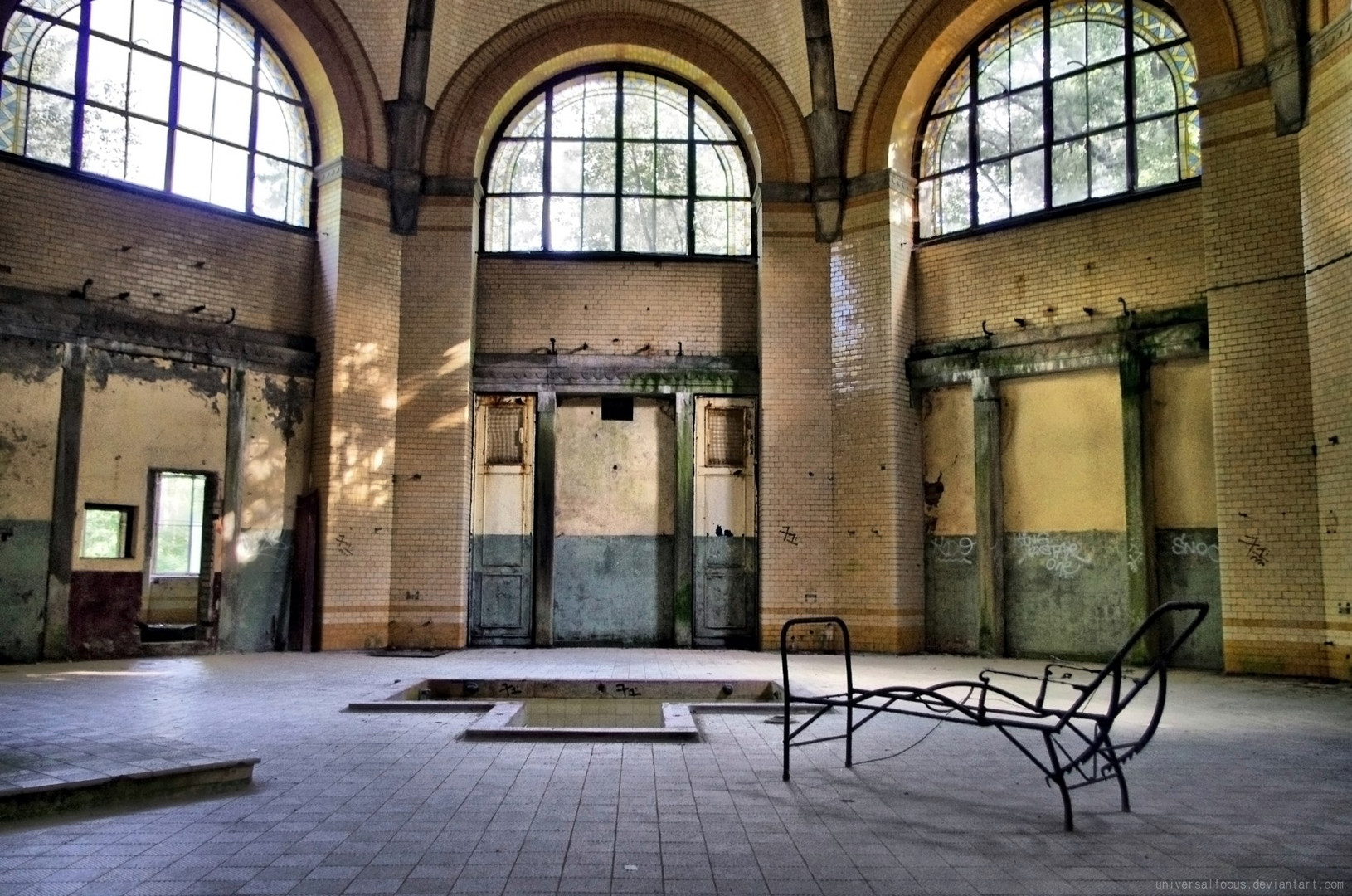 Badehaus Foto & Bild | architektur, lost places, beelitz Bilder auf fotocommunity