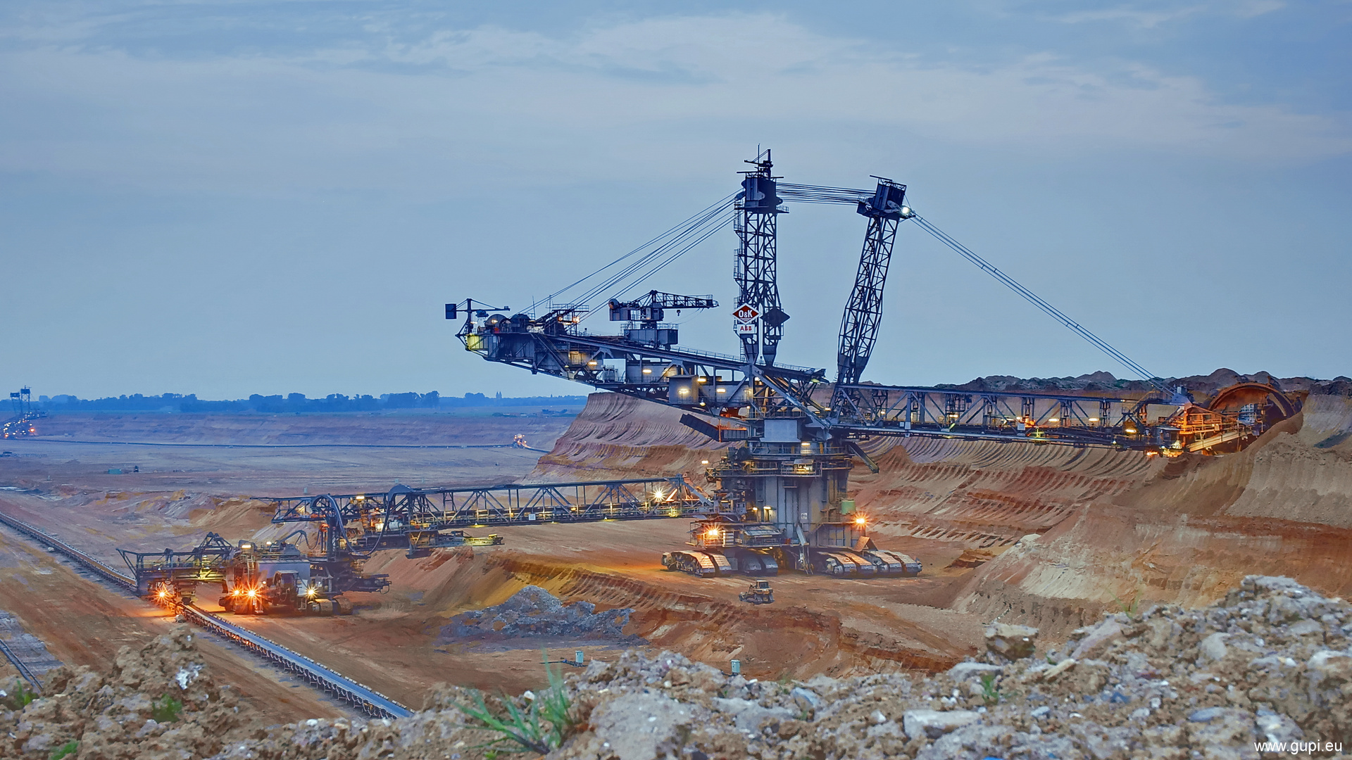 Bagger 261 - Wiedervorlage Foto & Bild | industrie und technik, bergbau ...
