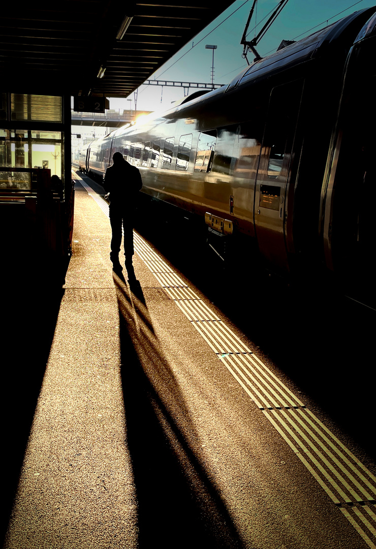 Bahngleis Foto & Bild | architektur, experimente, streetfotografie mit menschen Bilder auf ...