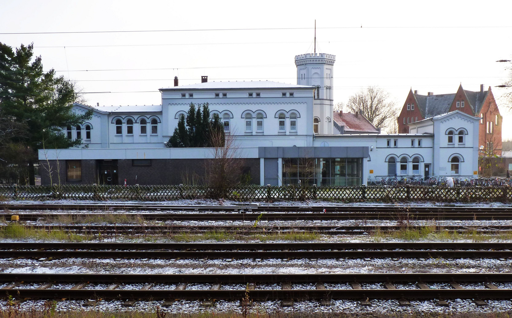 Bahnhof Stadthagen -Bahnseite Foto & Bild | architektur, bahnhöfe & gleise, profanbauten Bilder ...