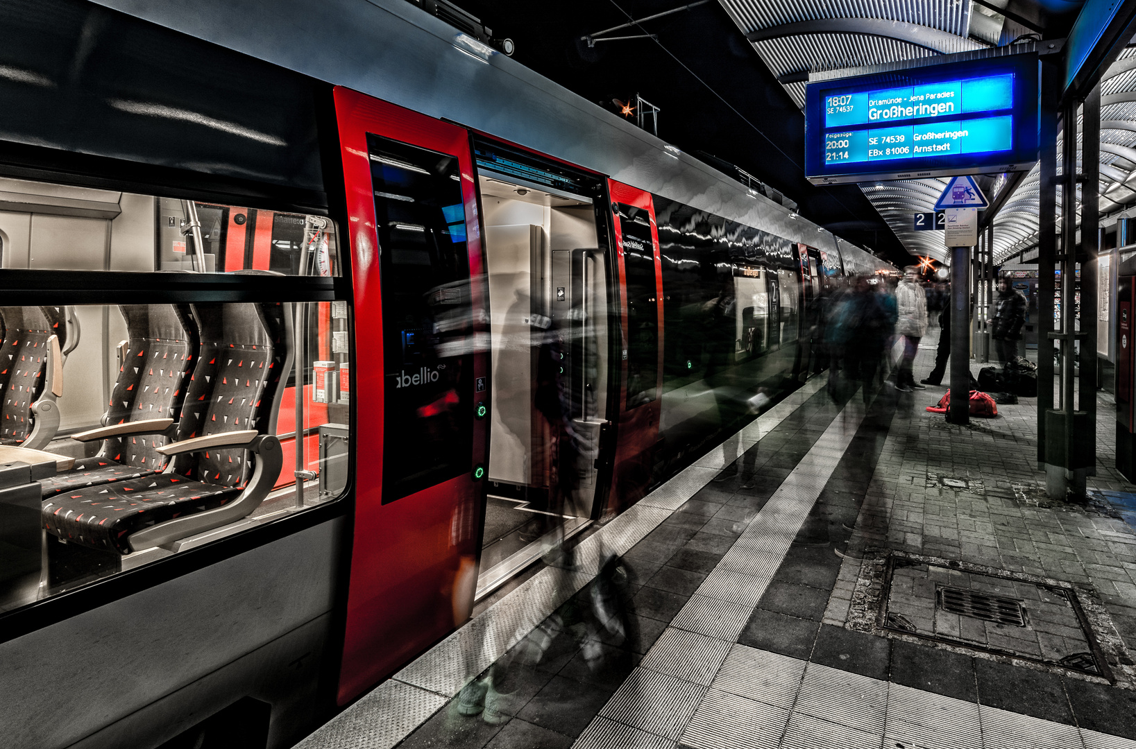 Bahnsteig 2 in Saalfeld Foto & Bild | deutschland, europe, thüringen ...