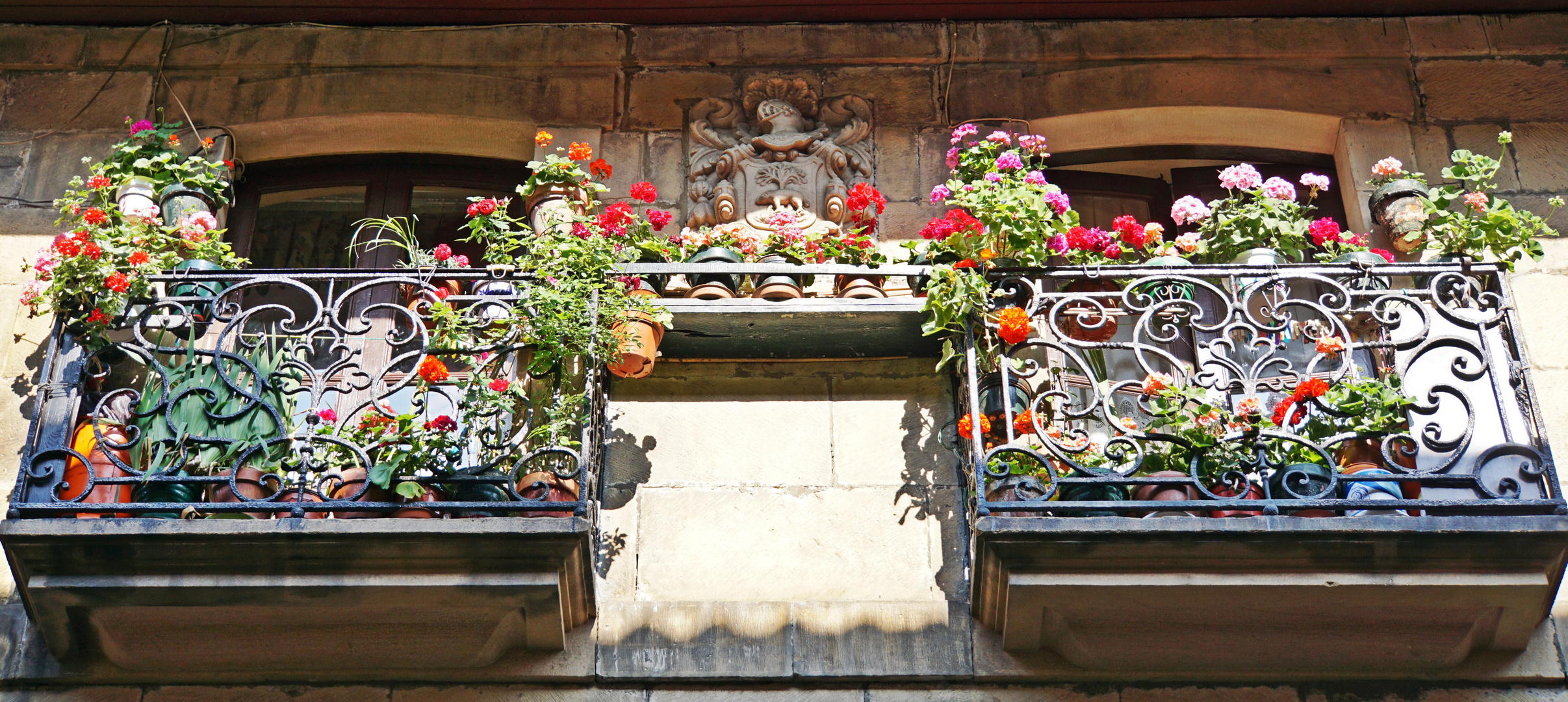 Balcon fleuri..... photo et image | architecture, balcon, fleuri Images ...