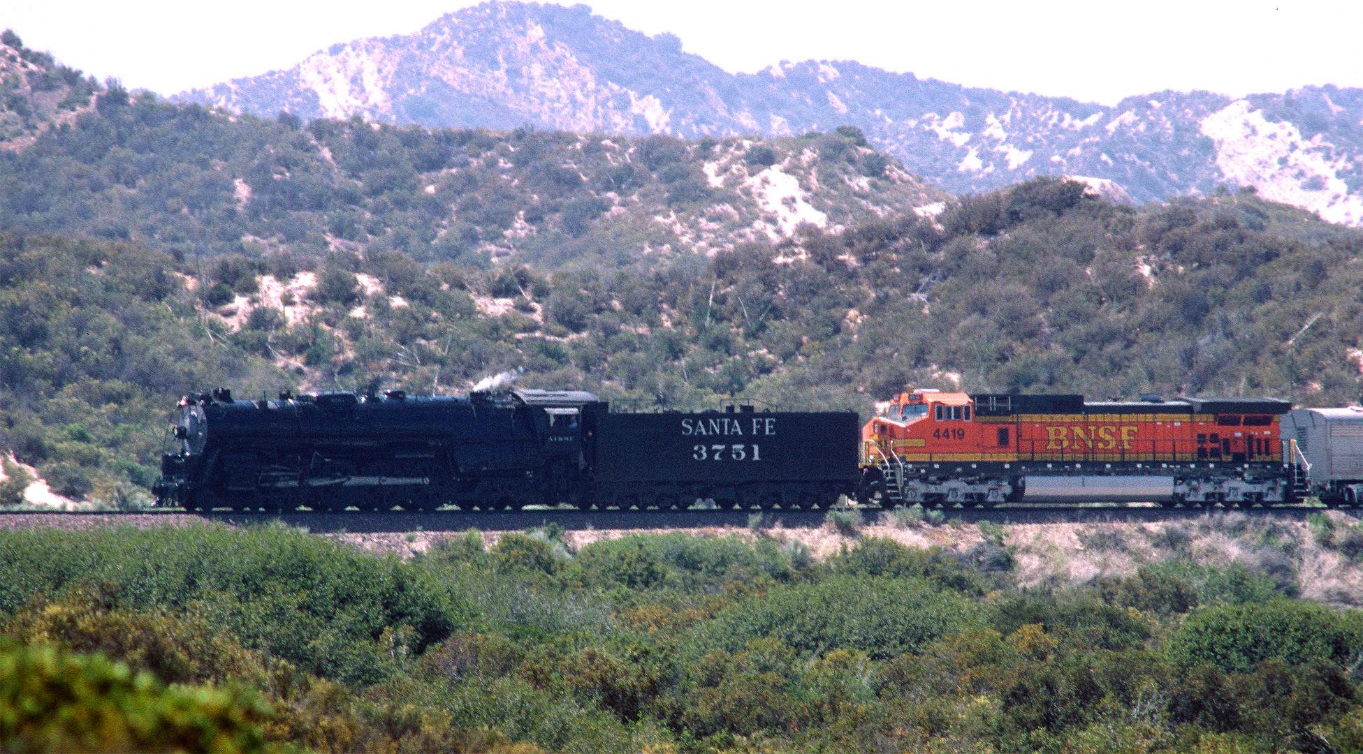 Baldwin 4-8-4 Santa Fe #3751, BNSF #4419 GE 9-44CW, H2 Lackierung Foto & Bild | dampf-, diesel ...