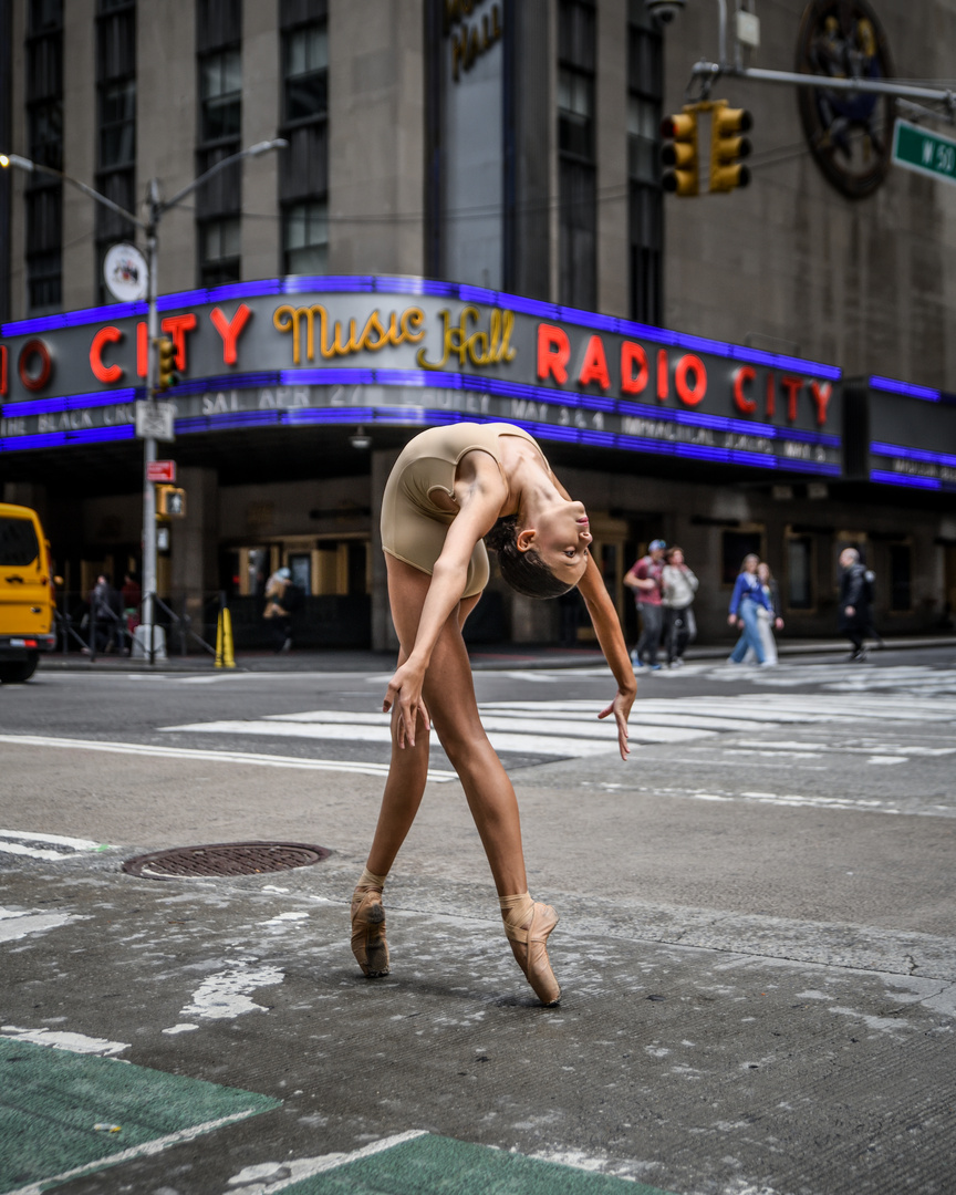Ballerina Cadee van Aswegen, New York (USA) 2024 Foto & Bild | jugendliche, outdoor, tanz Bilder ...