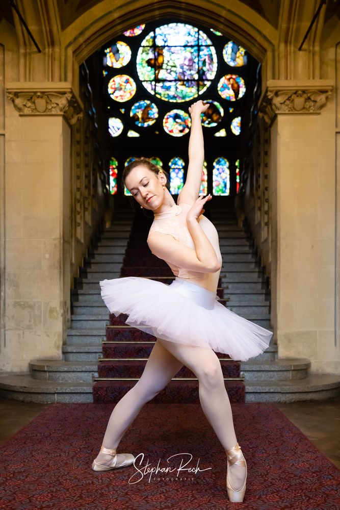 Ballerina im Schloss (II) Foto & Bild | erwachsene menschen, kunstfotografie & kultur, tanz ...