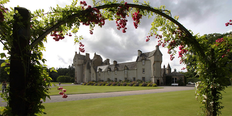 Ballindalloch Castle Foto & Bild | europe, united kingdom & ireland ...