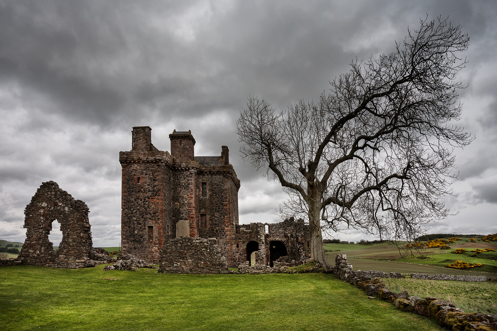 Balvaird Castle Foto & Bild | schottland, burg, landschaft Bilder auf ...