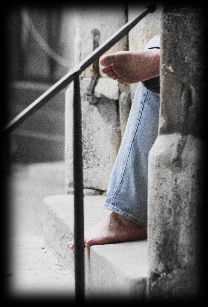 barfuss auf der treppe Foto & Bild | streetfotografie mit menschen, menschen Bilder auf ...