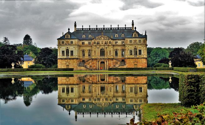 Schlösser und Paläste Bilder & Fotos