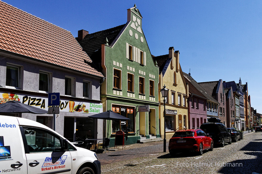 BARTH. EIN PLATZ IST NOCH FREI. Foto & Bild | street, world ...