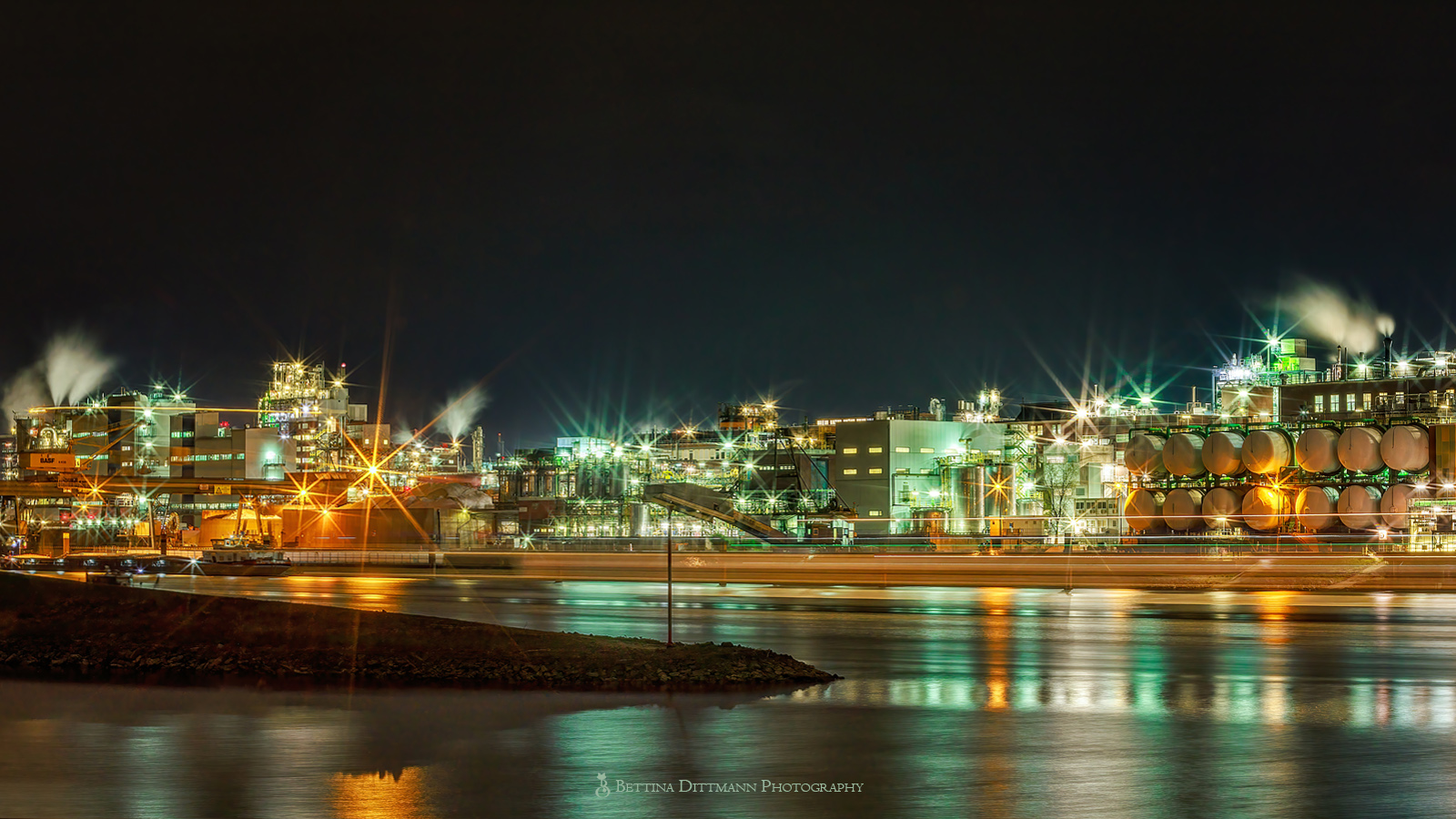 BASF @ night Foto & Bild | architektur, industrie und technik ...