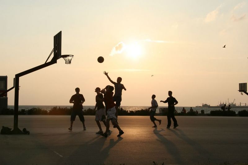 Basketball am Strand von Tallinn Foto & Bild | sport, ballsport ...