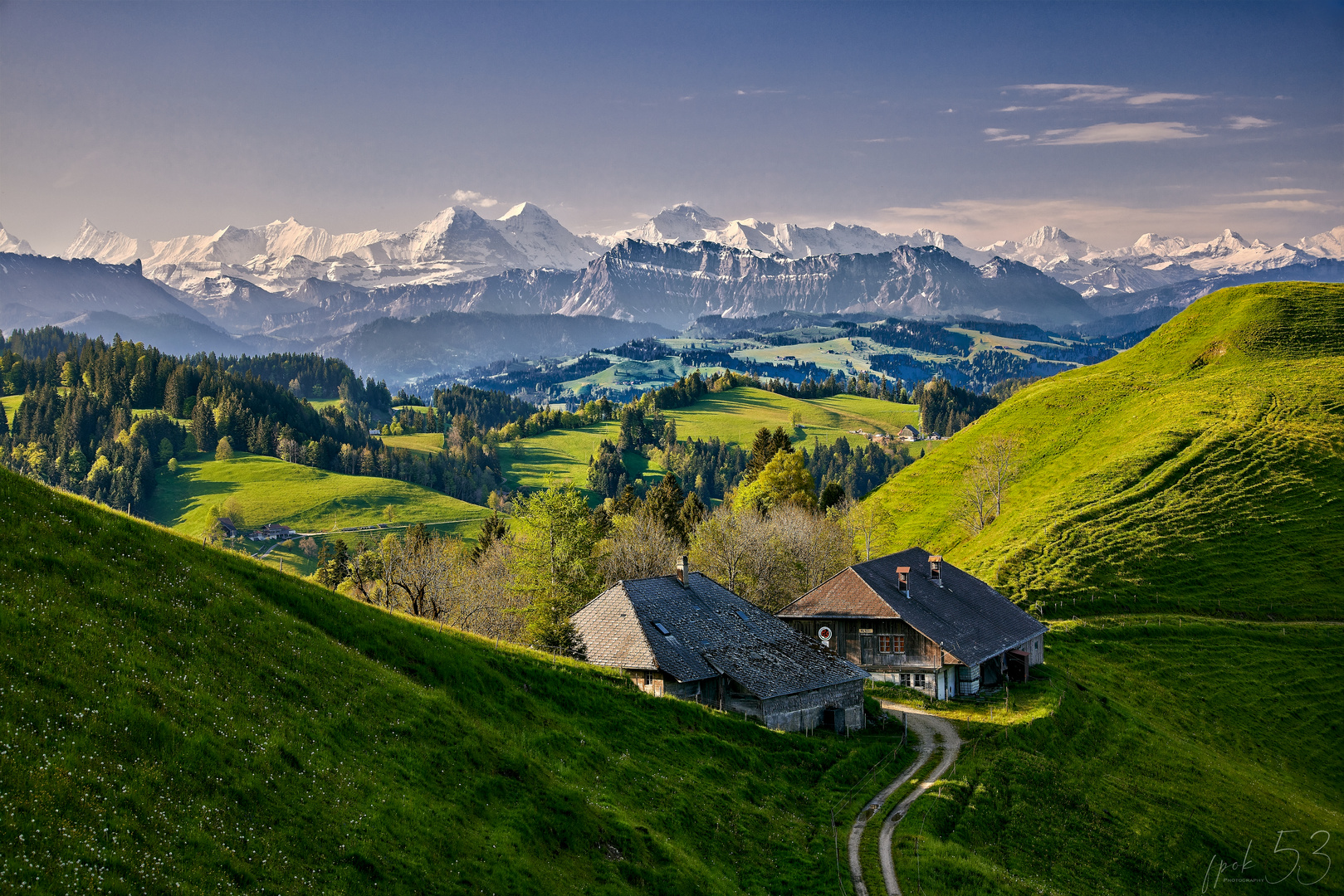 Bauernhof im Emmental Foto & Bild | landschaft, berge, Äcker, felder ...