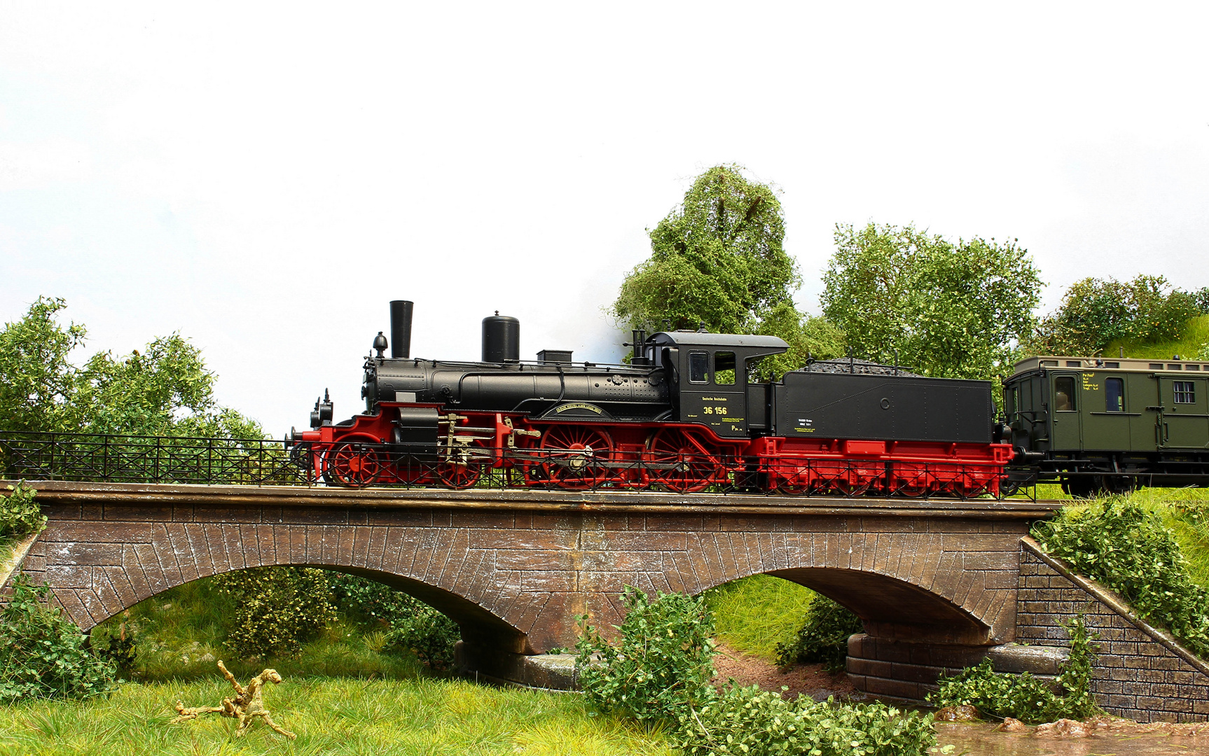 Baureihe 36 (Roco) auf Brücke von Vampisol. Foto & Bild | modell ...